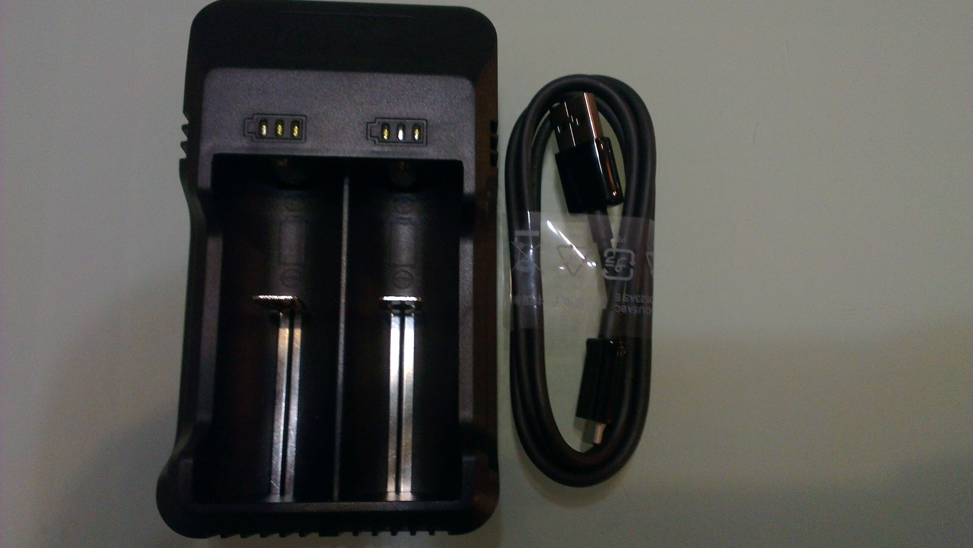 USB 18650 Lithium Ion Battery Charger 2 Slots PC Smarter Phone Charger
